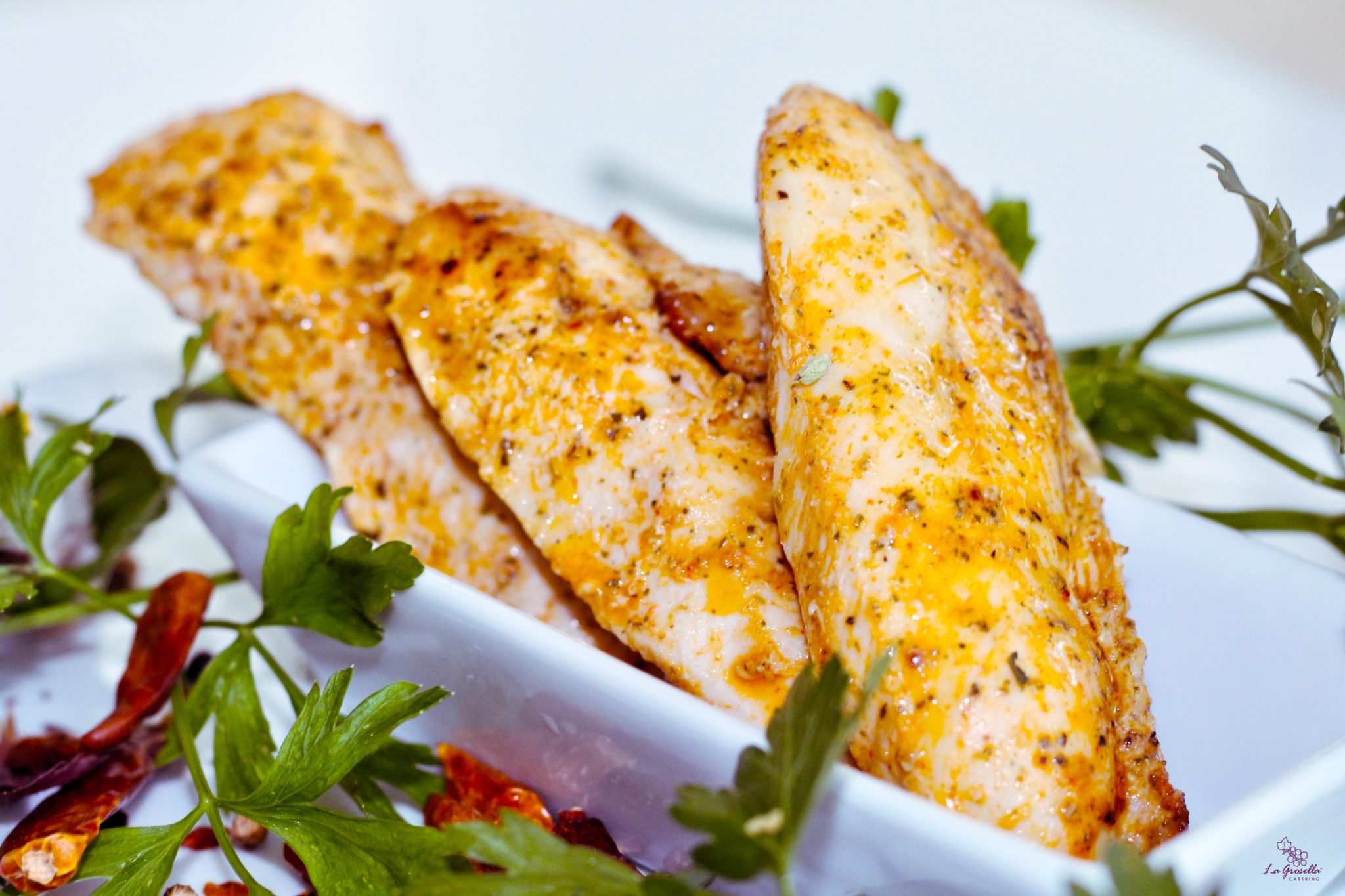 Solomillo de pollo al mojo rojo - La Grosella® - Comida para llevar y ...